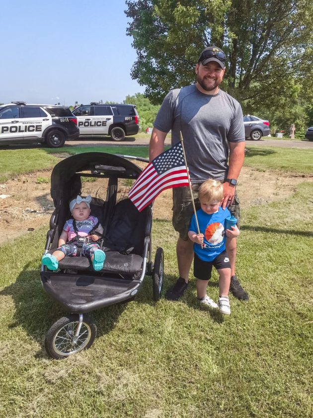 Ferry community comes together to adorn vets’ graves with flags | News ...